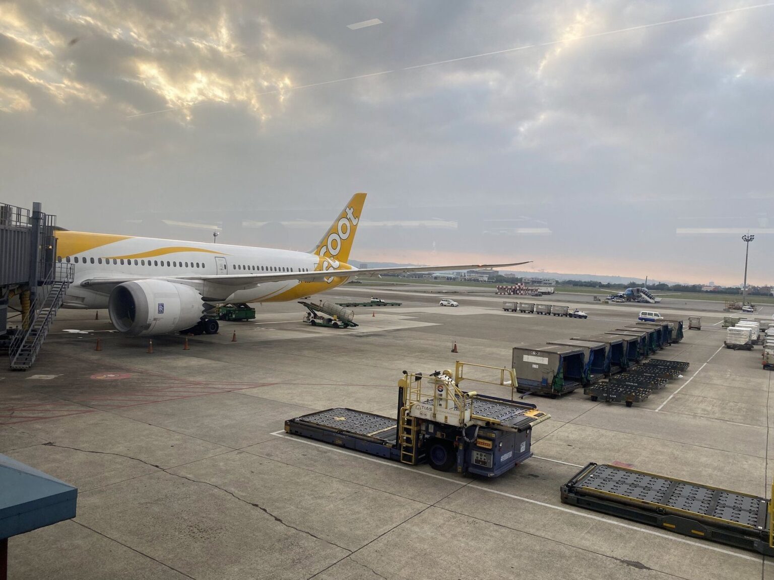 【搭乗レビュー】成田と台北を繋ぐスクート航空のTR899便、TR898便エコノミークラスの機内 | ぽちの旅ログ