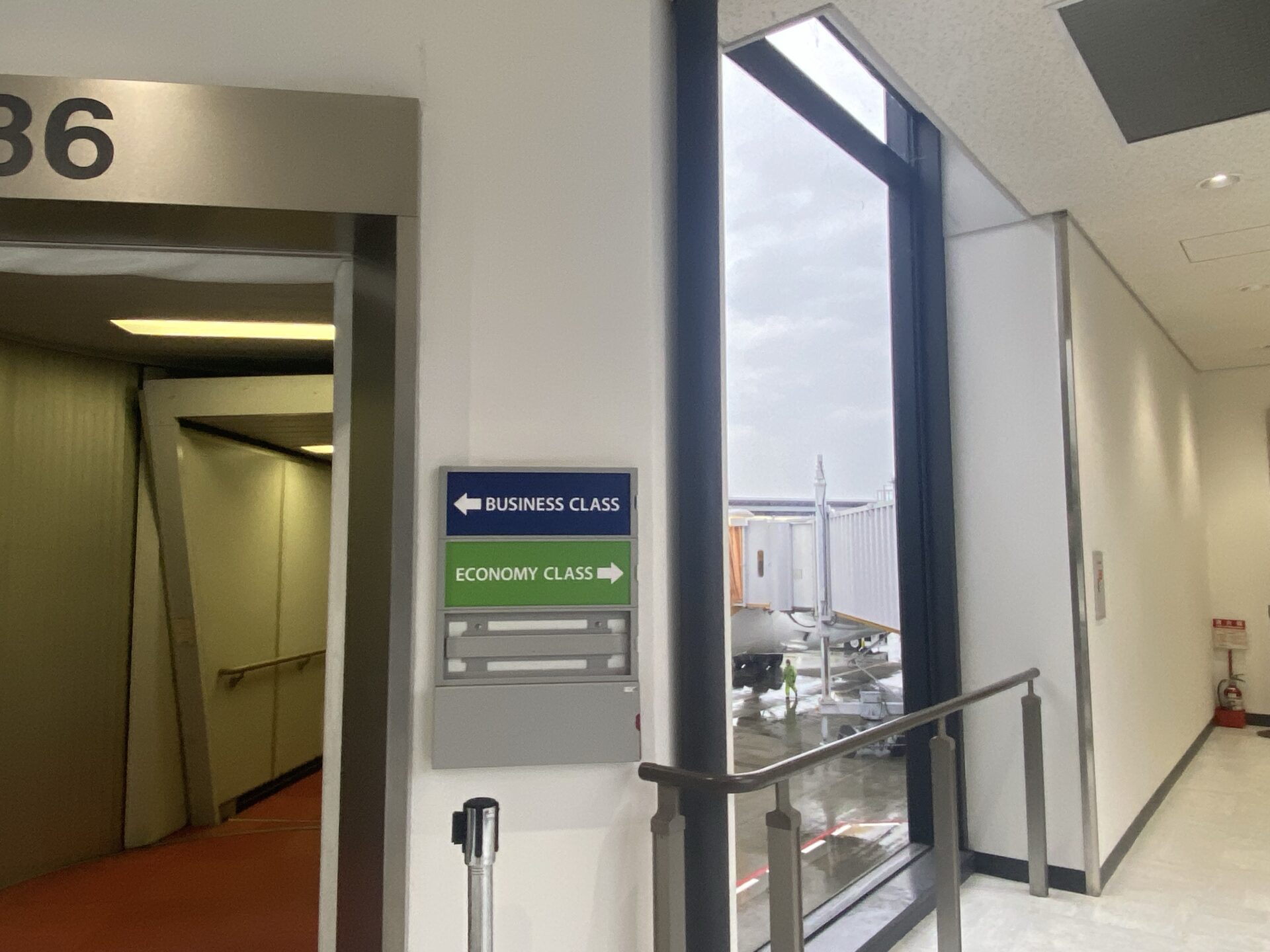 【搭乗レビュー】成田と台北を繋ぐスクート航空のTR899便、TR898便エコノミークラスの機内 | ぽちの旅ログ