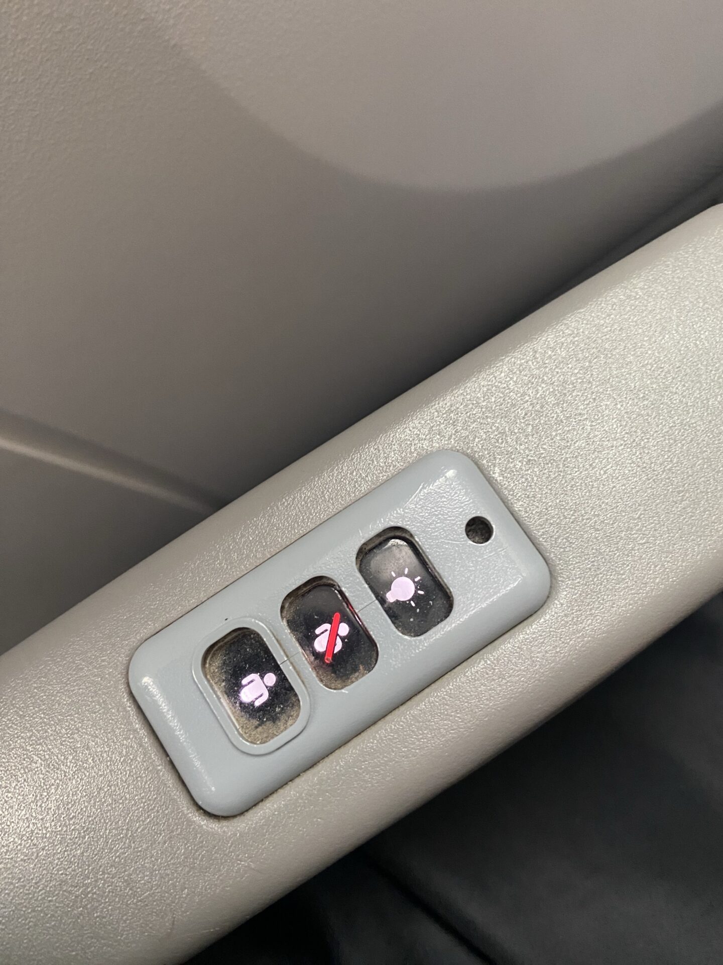 【搭乗レビュー】成田と台北を繋ぐスクート航空のTR899便、TR898便エコノミークラスの機内 | ぽちの旅ログ