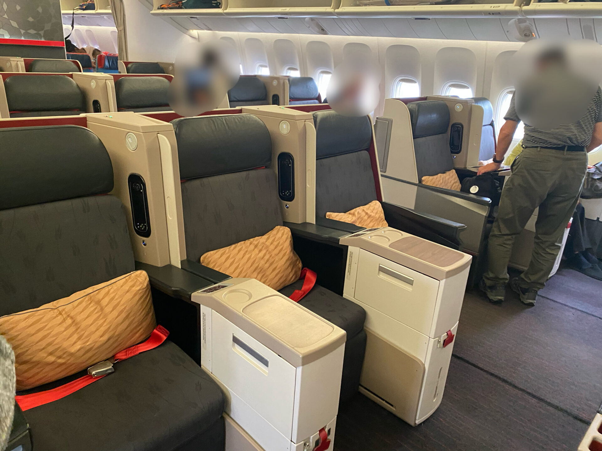 【搭乗レビュー】ターキッシュエアラインズTK51便・成田→イスタンブール エコノミークラス搭乗記 ️ 機内食・座席・アメニティ・評判を徹底解説！ | ぽちの旅ログ