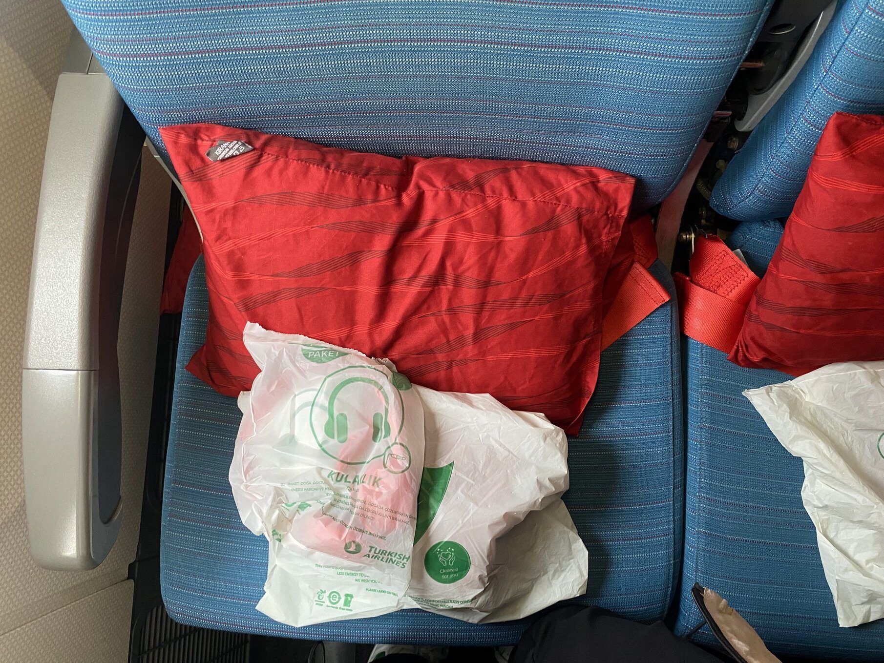 【搭乗レビュー】成田-イスタンブールを繋ぐターキッシュエアラインズのTK51便エコノミークラスに乗ってみた！|気になる評判や機内の様子、座席、トイレ、機内食、アメニティについて丸わかり ...