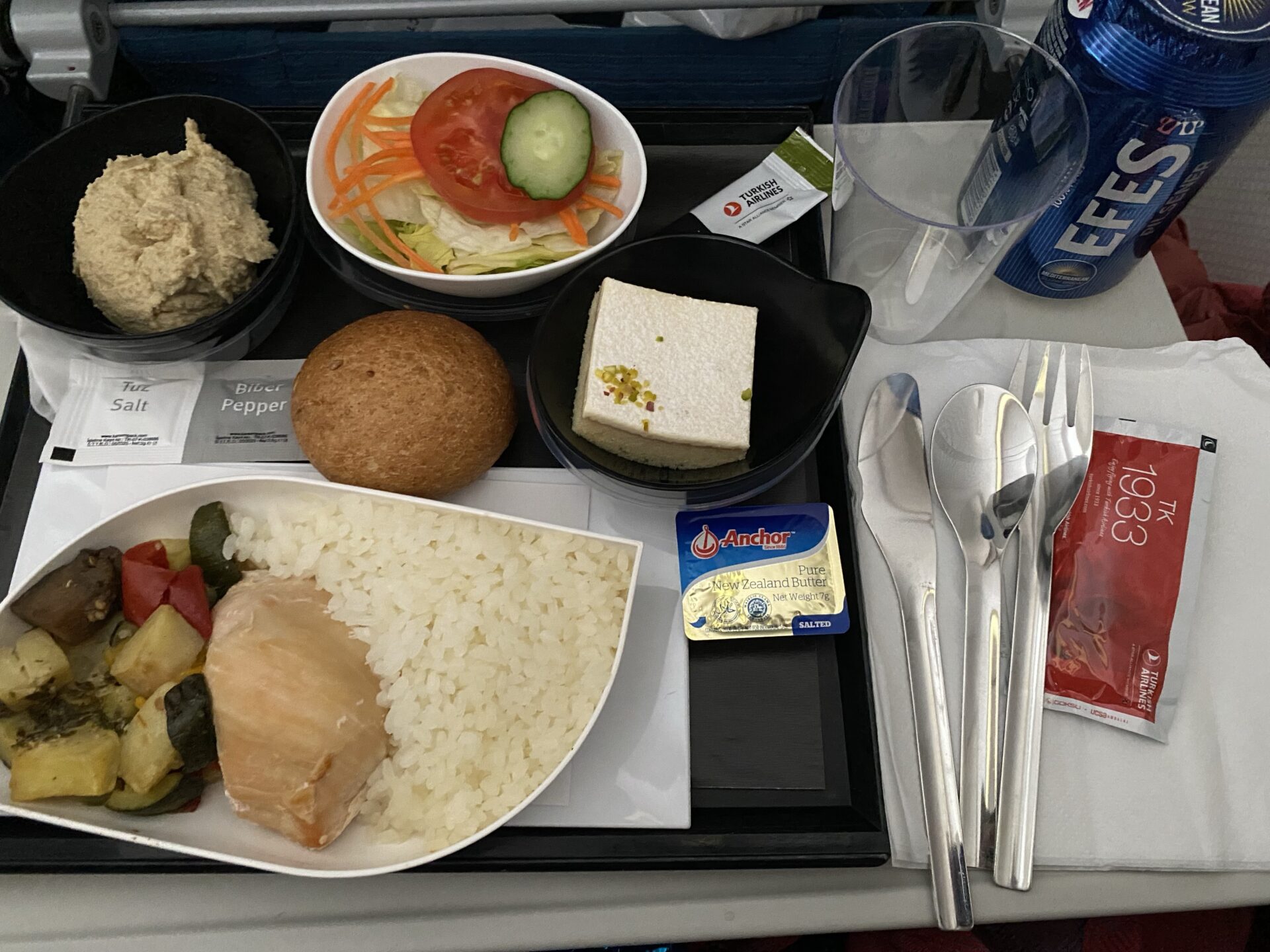 【搭乗レビュー】ターキッシュエアラインズTK51便・成田→イスタンブール エコノミークラス搭乗記 ️ 機内食・座席・アメニティ・評判を徹底解説！ | ぽちの旅ログ